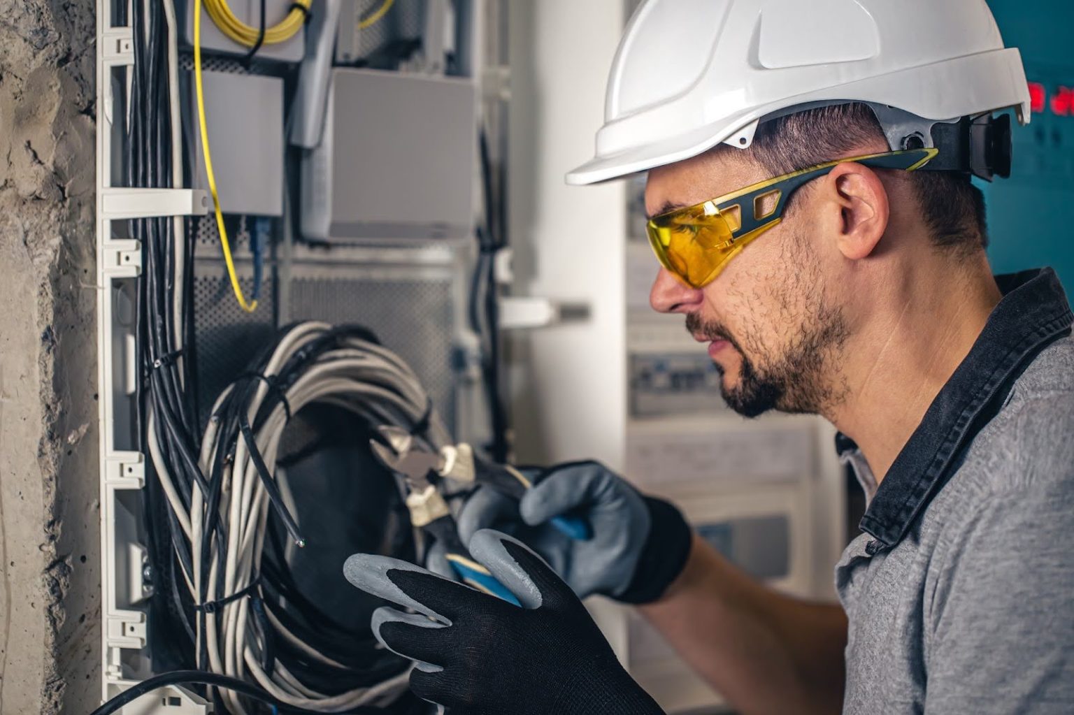 Opportunities for Electricians in Europe: Everything You Need to Know ...