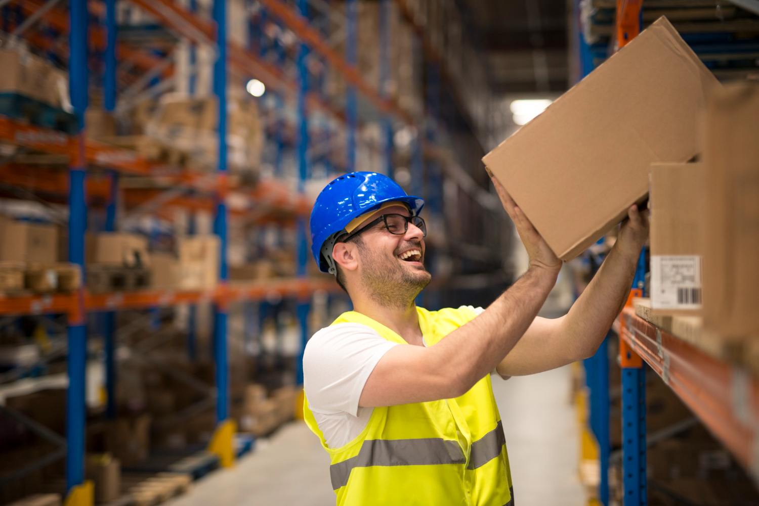 How much does a warehouse worker earn in Europe? Comparison of rates in ...